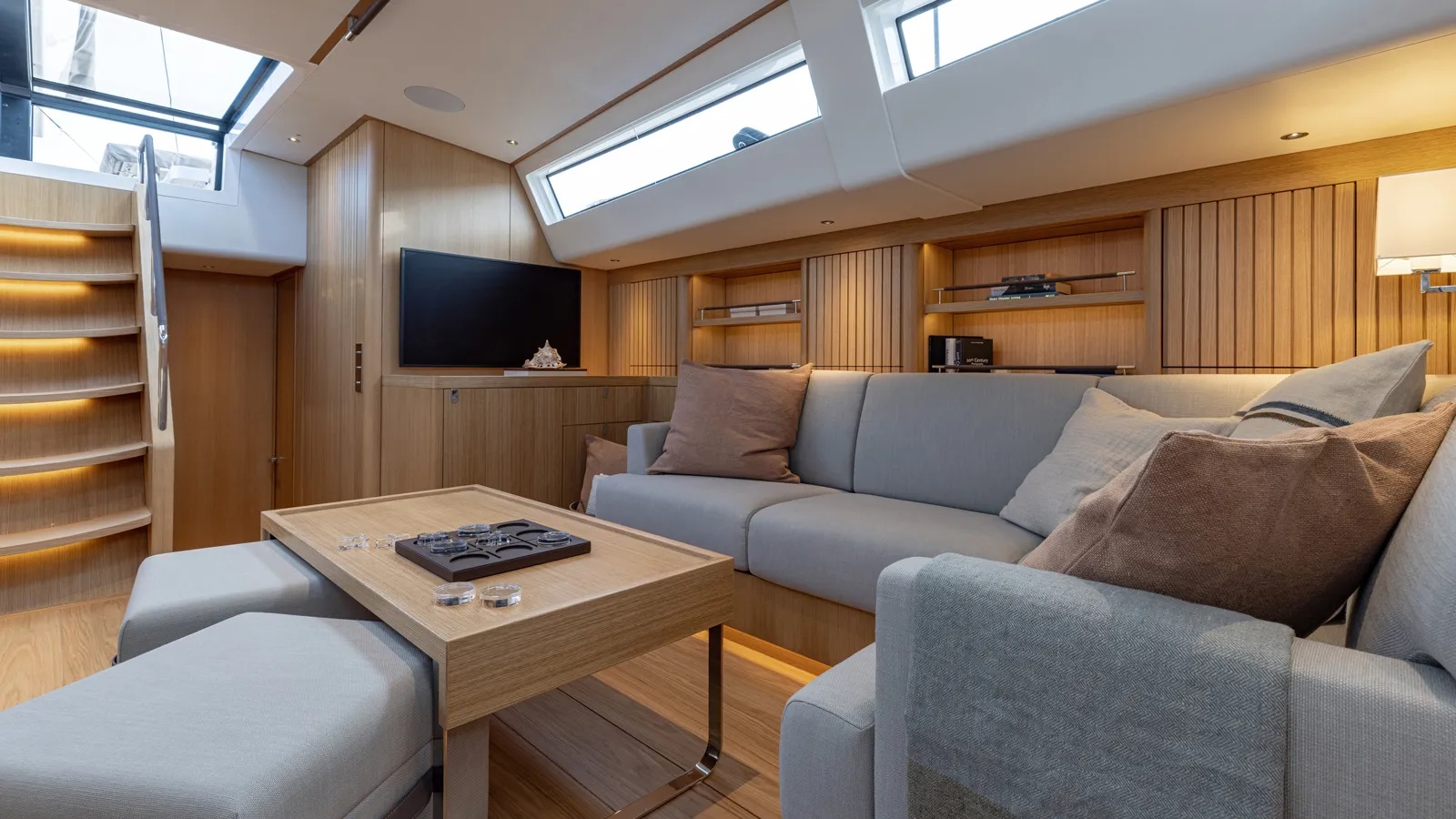 Yacht DREAMCATCHER, Nautor Swan | CHARTERWORLD Luxury Superyacht Charters